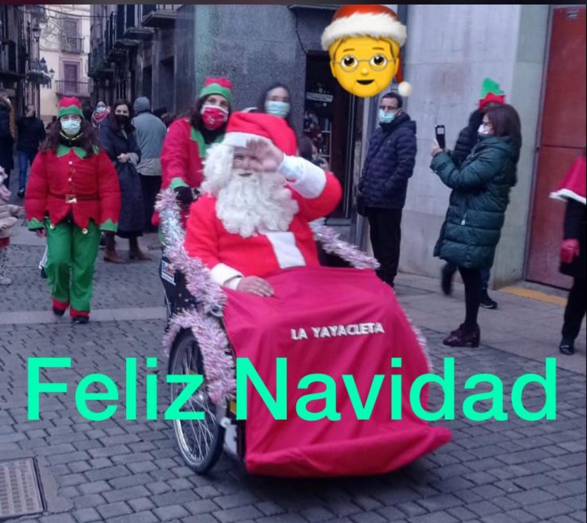 Papa Noël on our CWA trishaw!